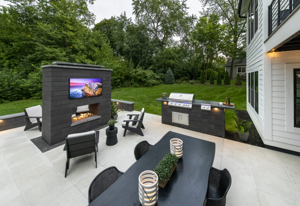 Modern Outdoor Living - Landscape Illinois